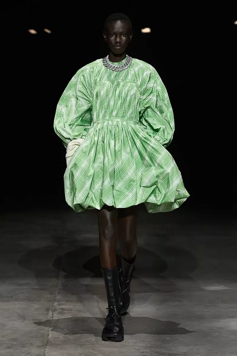 Meet the 10 Standout Models of Fall 2023 (VOGUE.com)