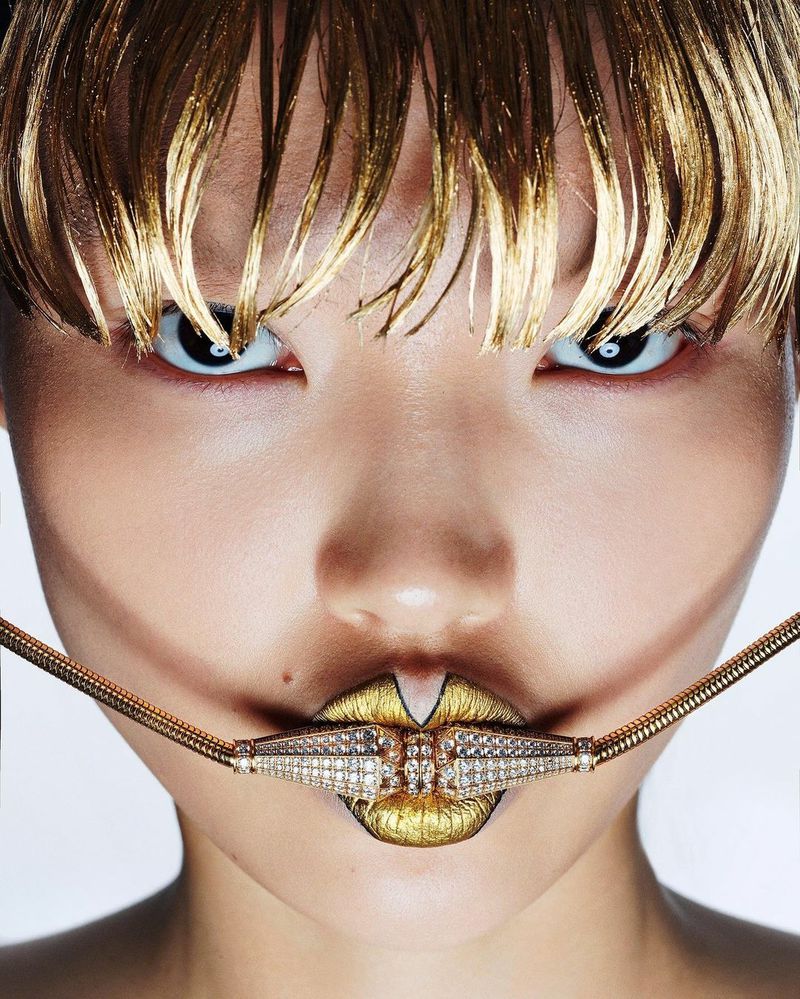 Lian Jia by Roberto Greco (Exhibition Magazine)