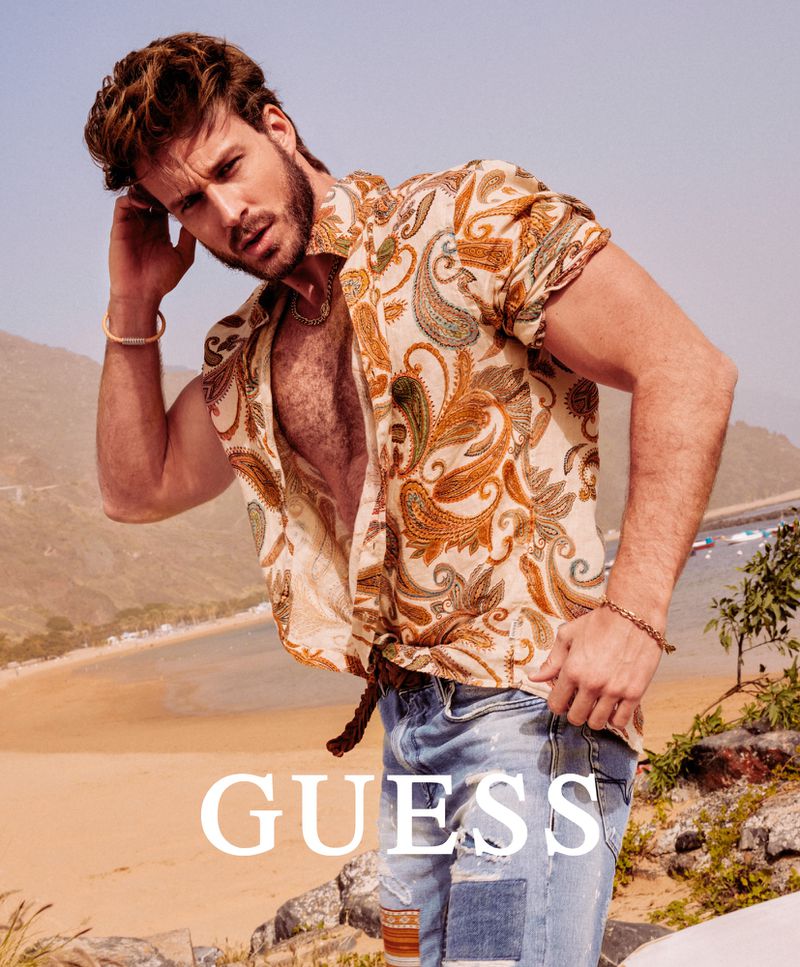 GUESS 2023 SUMMER CAMPAIGN (Guess)