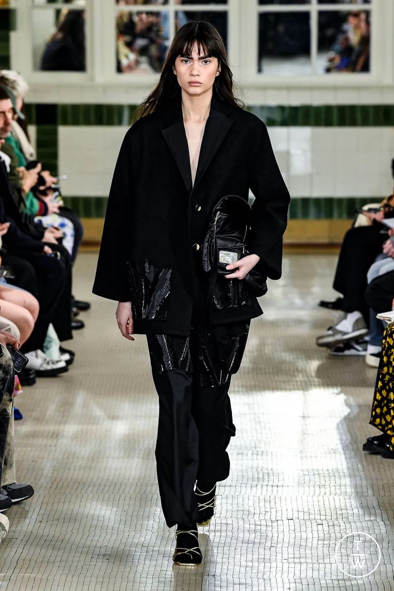 Victoria/Tomas F/W 23 Show (VICTORIA/TOMAS)