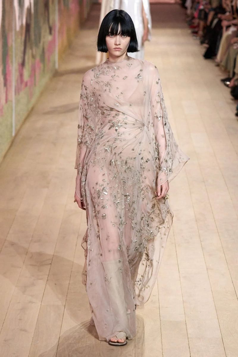 Dior Fall 2023 Couture Show (Dior)