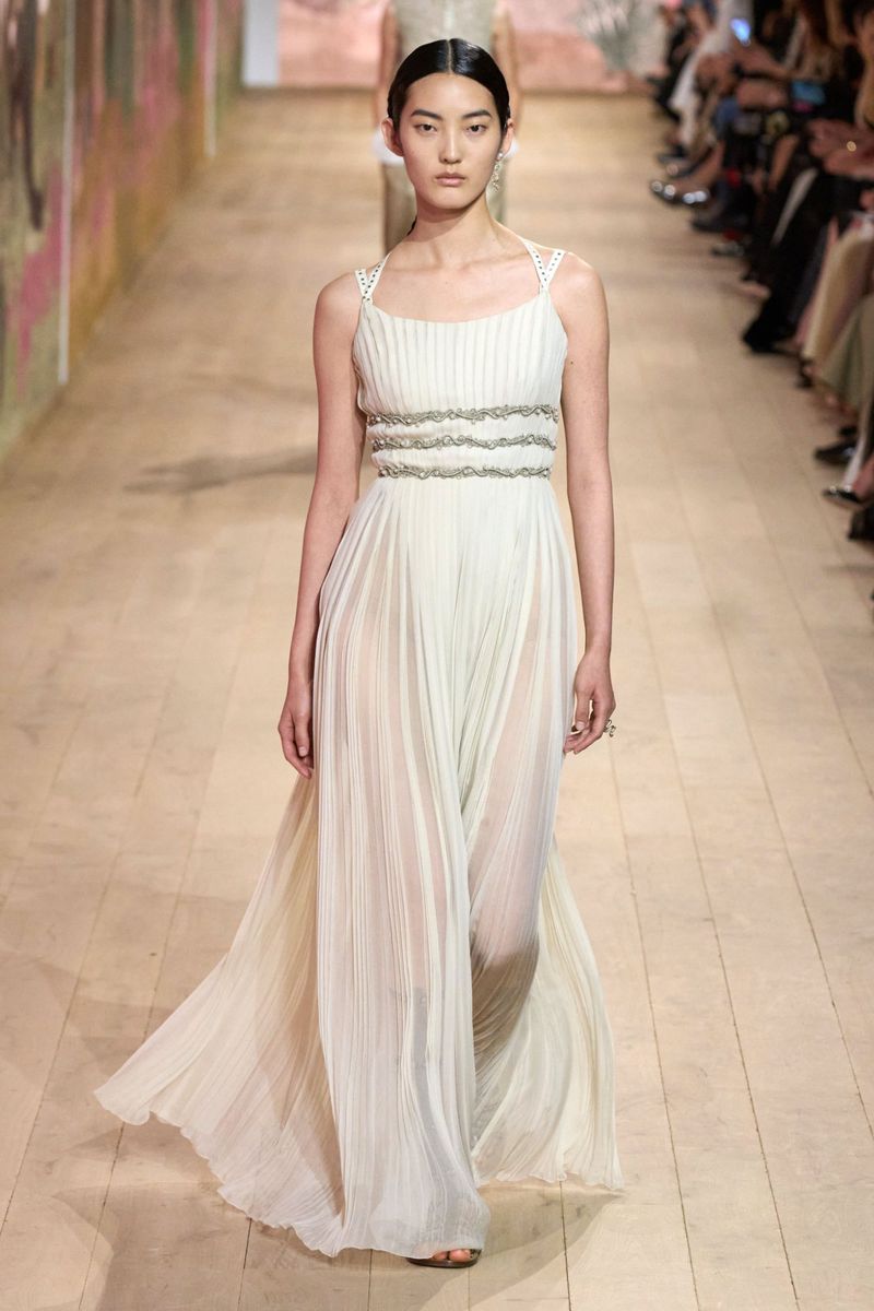 Dior Fall 2023 Couture Show (Dior)