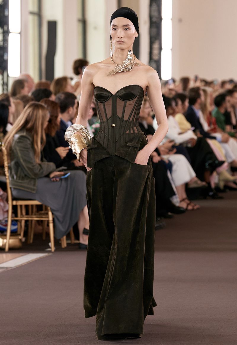 Schiaparelli Haute Couture Fall 2023 Show (Schiaparelli)