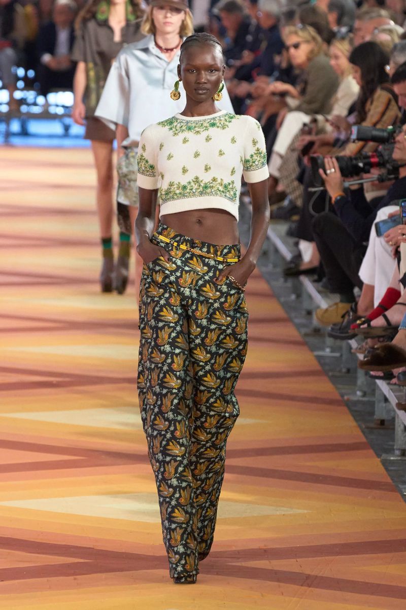 Etro S/S 23 Show (Etro)