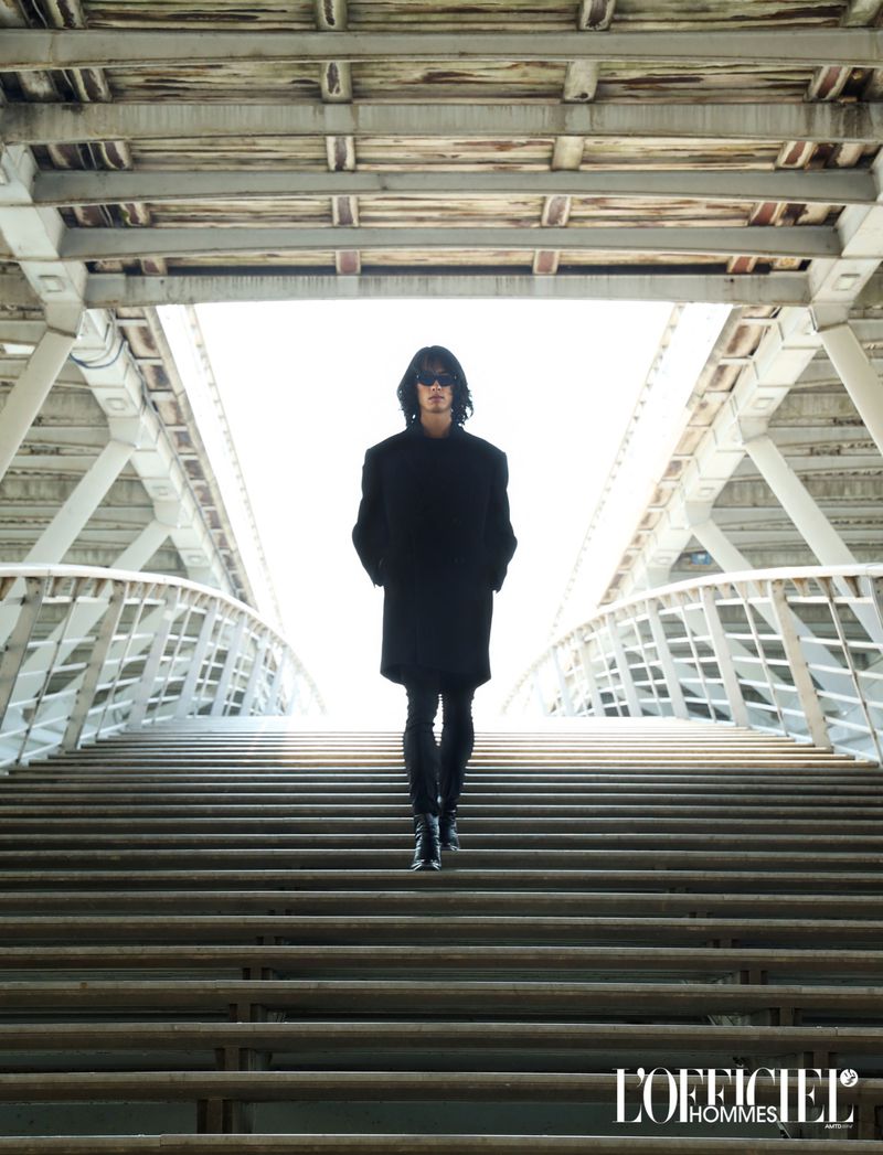 A Walk in Paris (L'Officiel Hommes Ukraine)