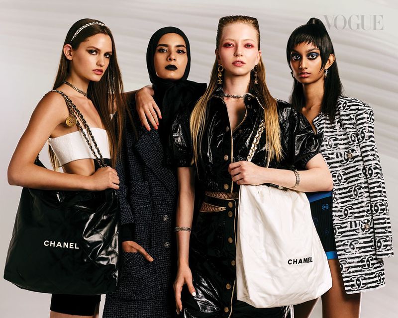 Vogue Singapore x The Chanel 22 bag (Vogue Singapore)