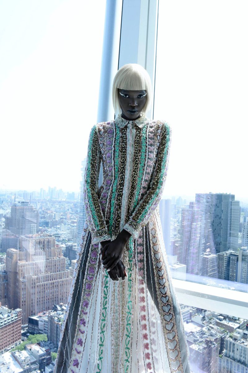 High (Rise) Fashion by Carlos Hernandez (L'Officiel Baltics)