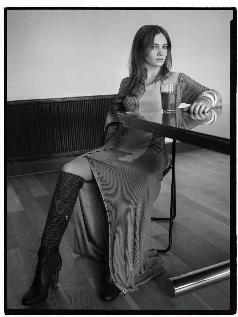 Freya Allan (Numéro Netherlands)