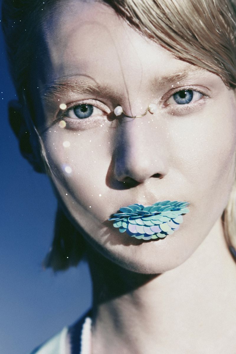 An unusual swim by Tatyana Kizeeva (Vogue Portugal)