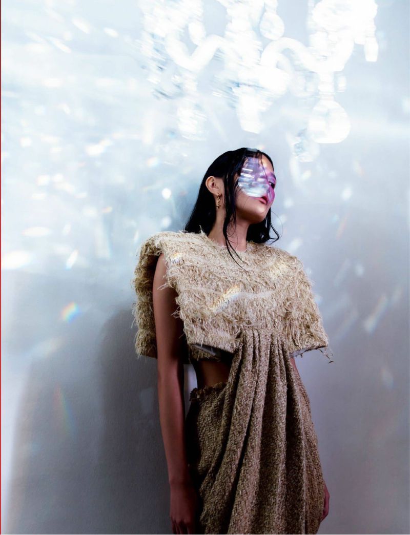 GLITZ BLITZ (L'Officiel Singapore)