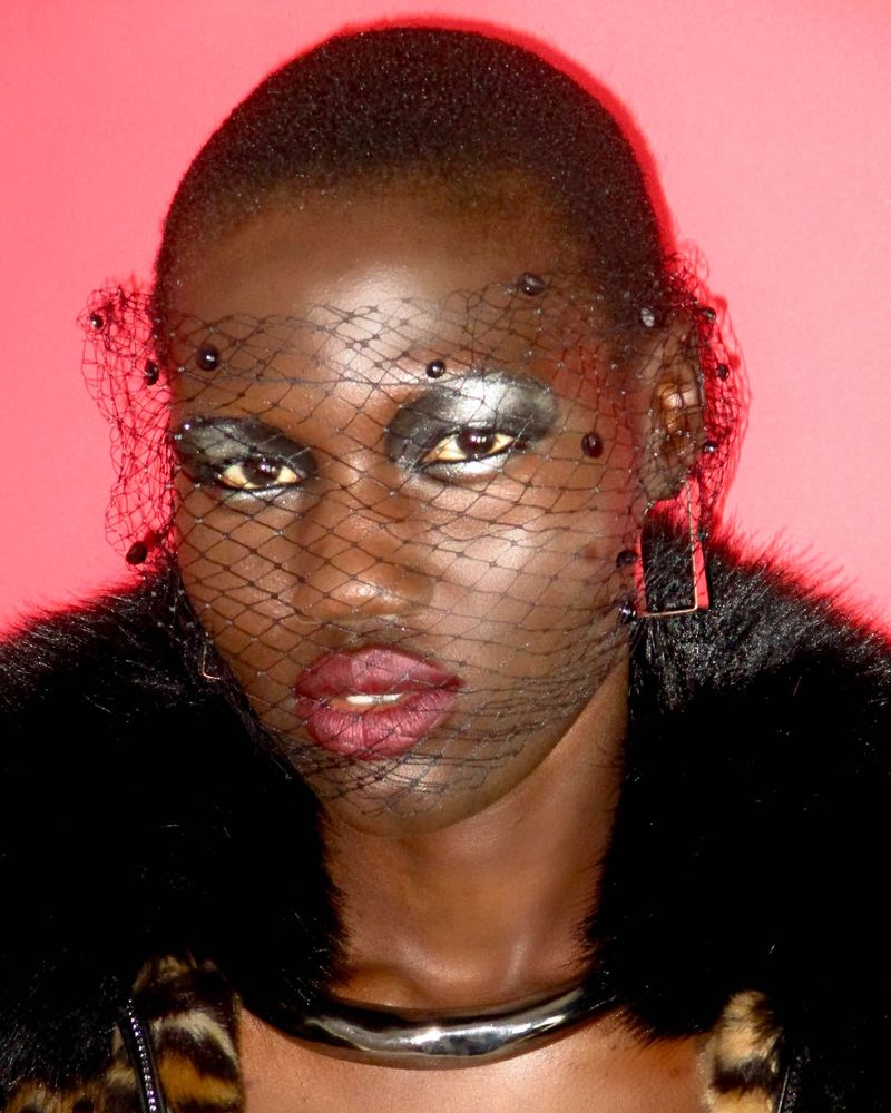 LOOK 124 EMAN (LOOK ONE)