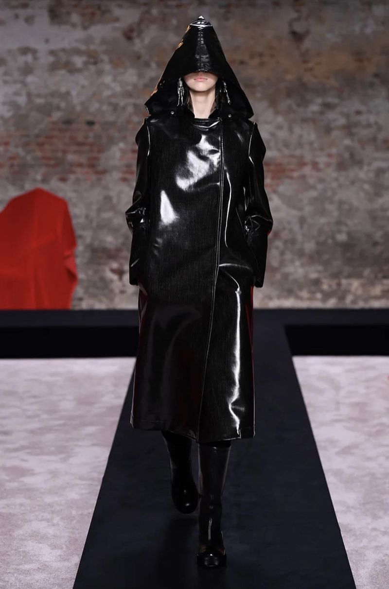 Raf Simons F/W 22 Show Antwerp (Raf Simons)