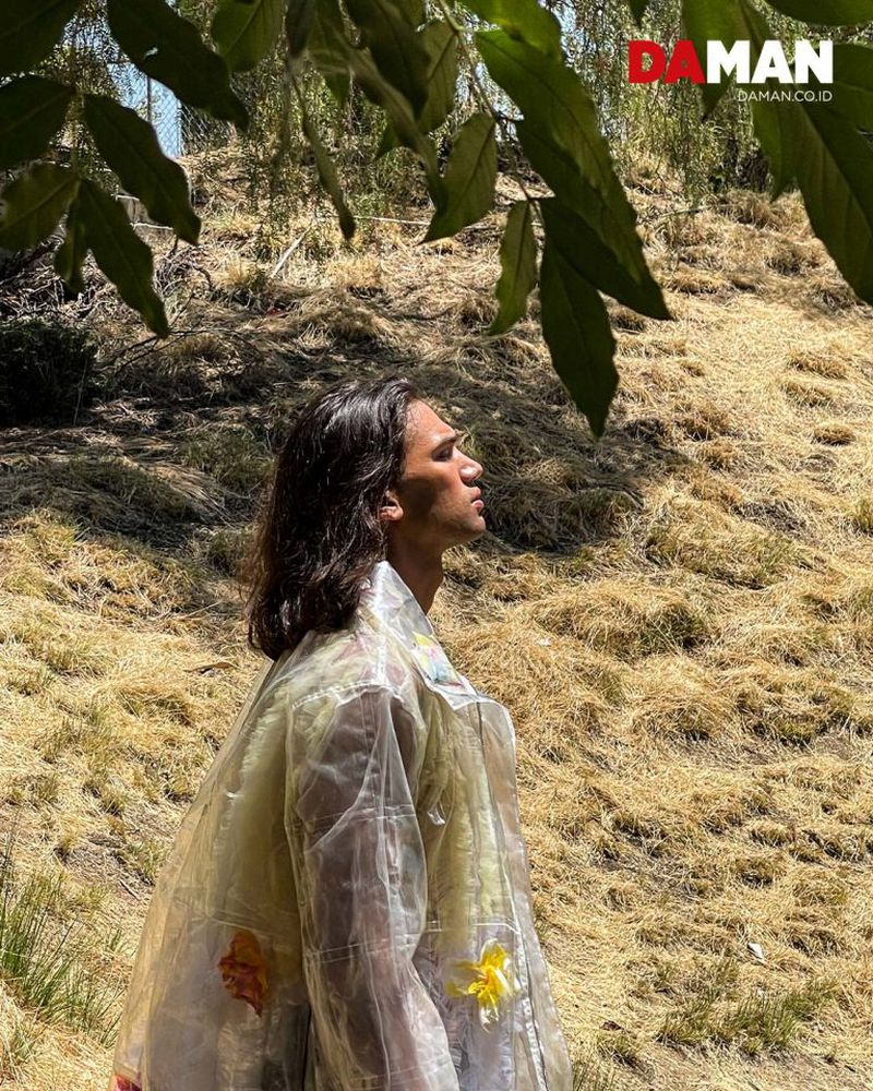 Exploring The Whole Spectrum Of Colors (DA MAN Magazine)