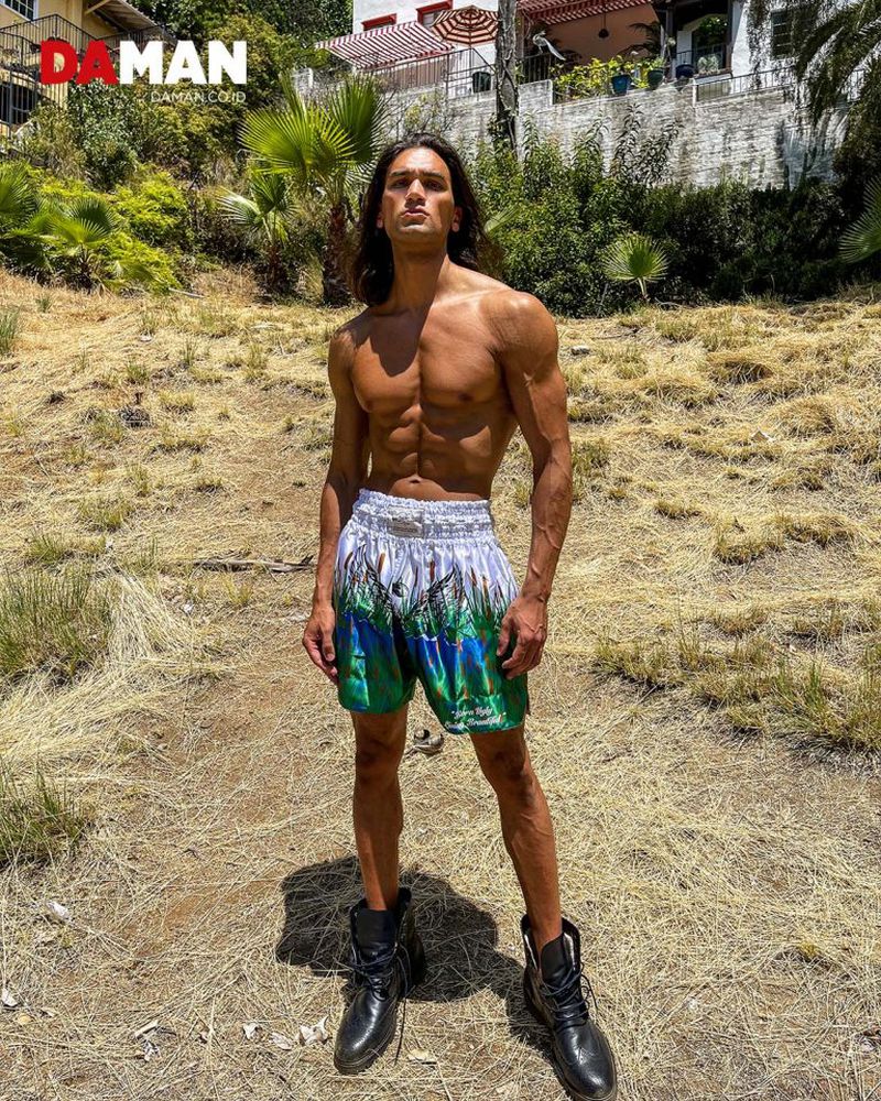 Exploring The Whole Spectrum Of Colors (DA MAN Magazine)