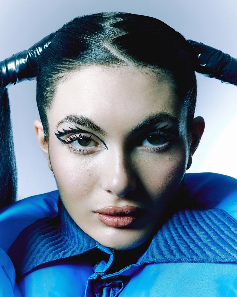 Willow Kayne (Notion Magazine)