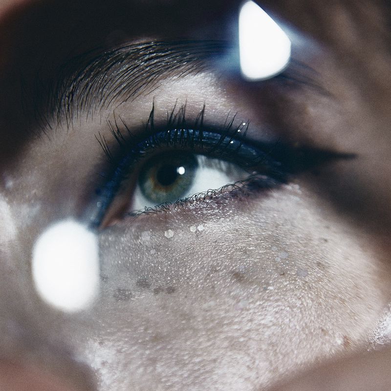 Laura (Mirror Mirror Magazine)