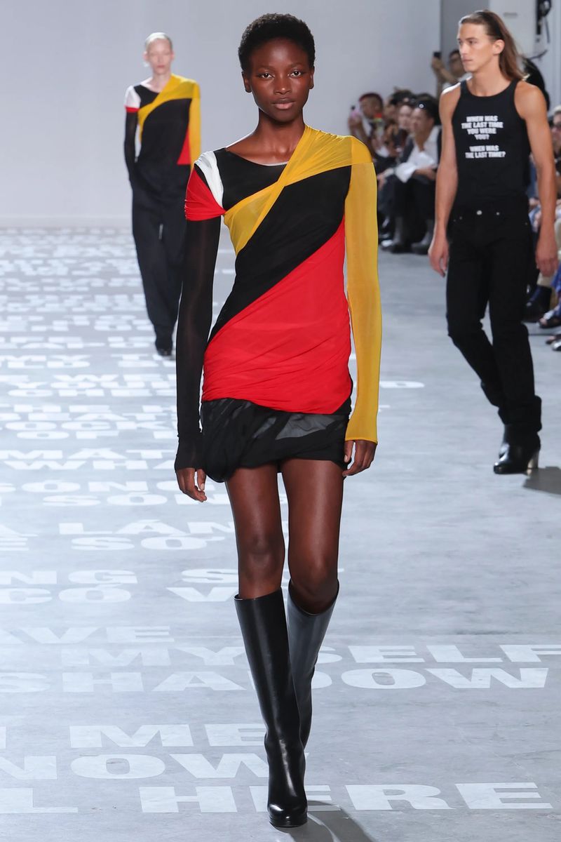 Helmut Lang S/S 24 Show (Helmut Lang)