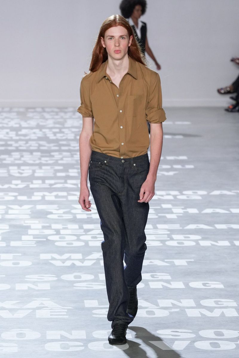 Helmut Lang S/S 24 Show (Helmut Lang)