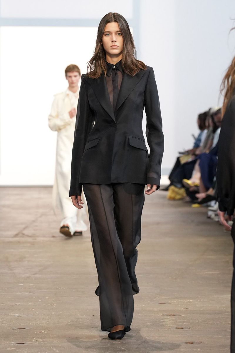 Gabriela Hearst S/S 24 Show (Gabriela Hearst)
