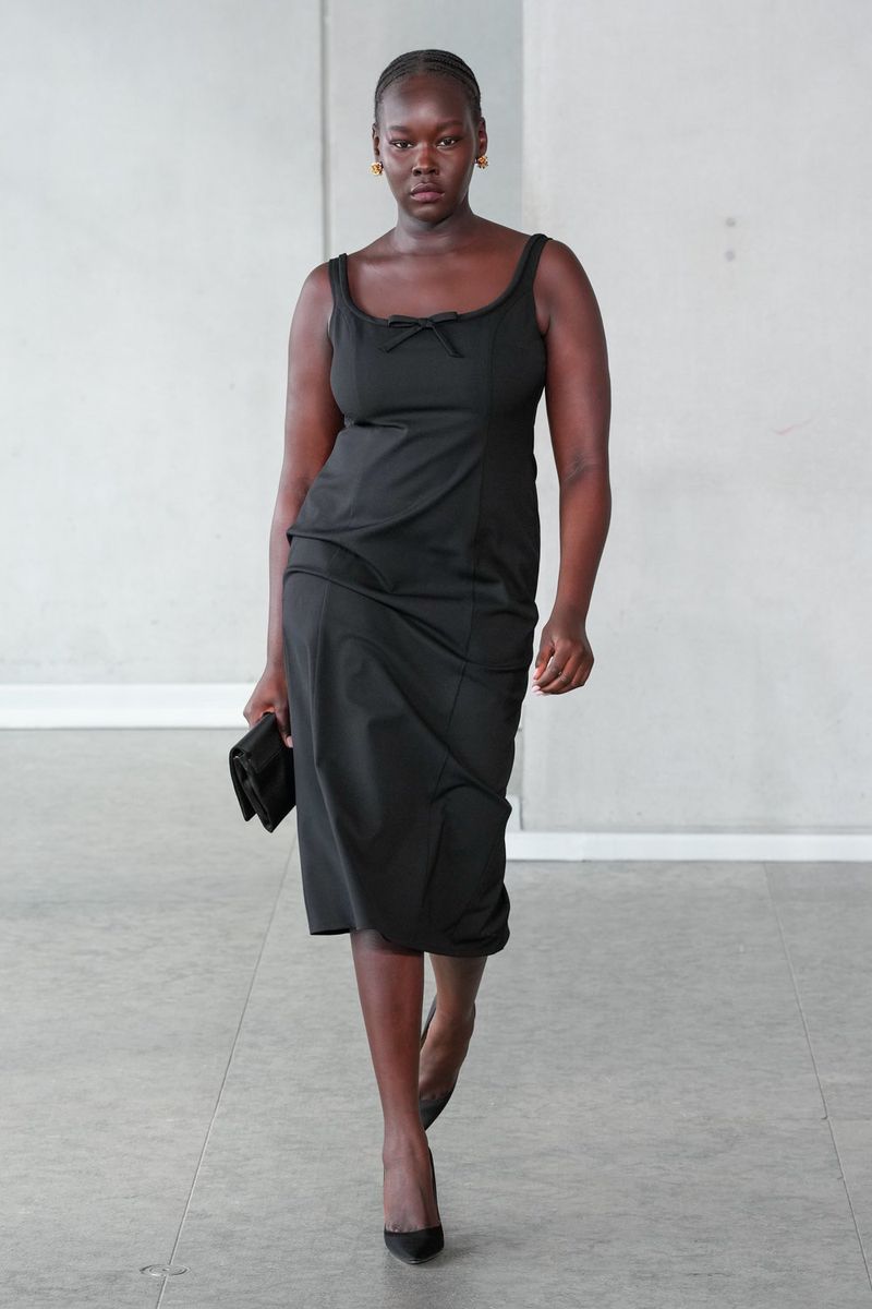 Carolina Herrera S/S 24 Show (Carolina Herrera)