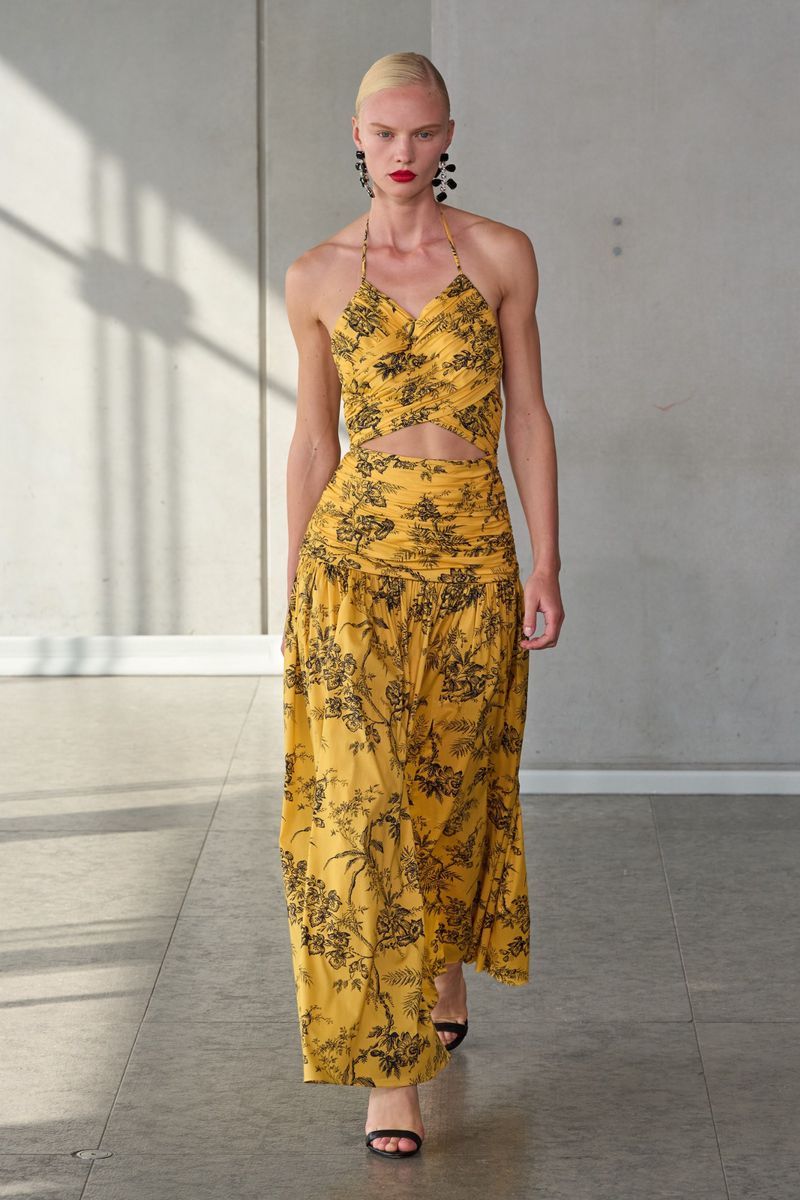 Carolina Herrera S/S 24 Show (Carolina Herrera)