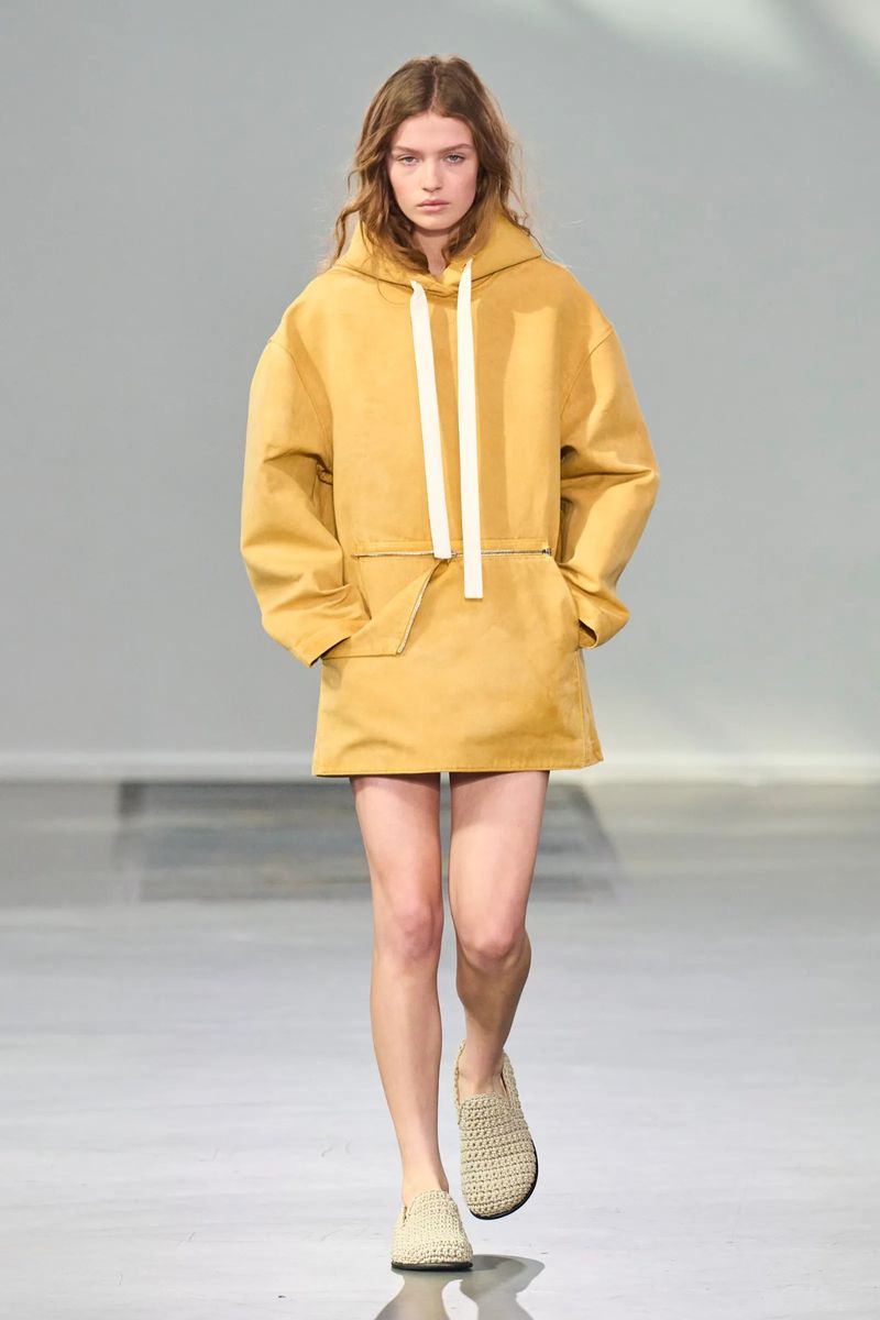 J.W. Anderson S/S 24 Show (J.W. Anderson)