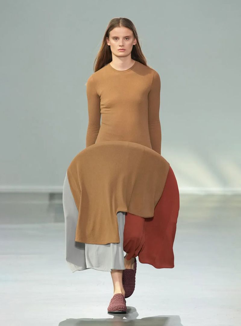 J.W. Anderson S/S 24 Show (J.W. Anderson)