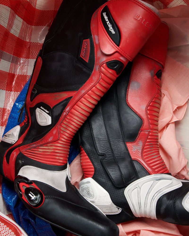 Marché de la chaussure (Pop Magazine)