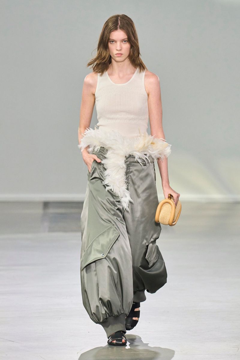 J.W. Anderson S/S 24 Show (J.W. Anderson)