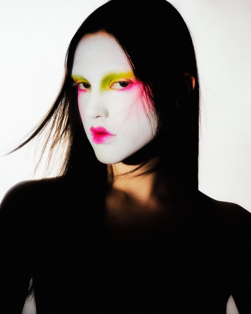 ABBEY FOUTS BY YANRAN XIONG (Iris Covet Book)