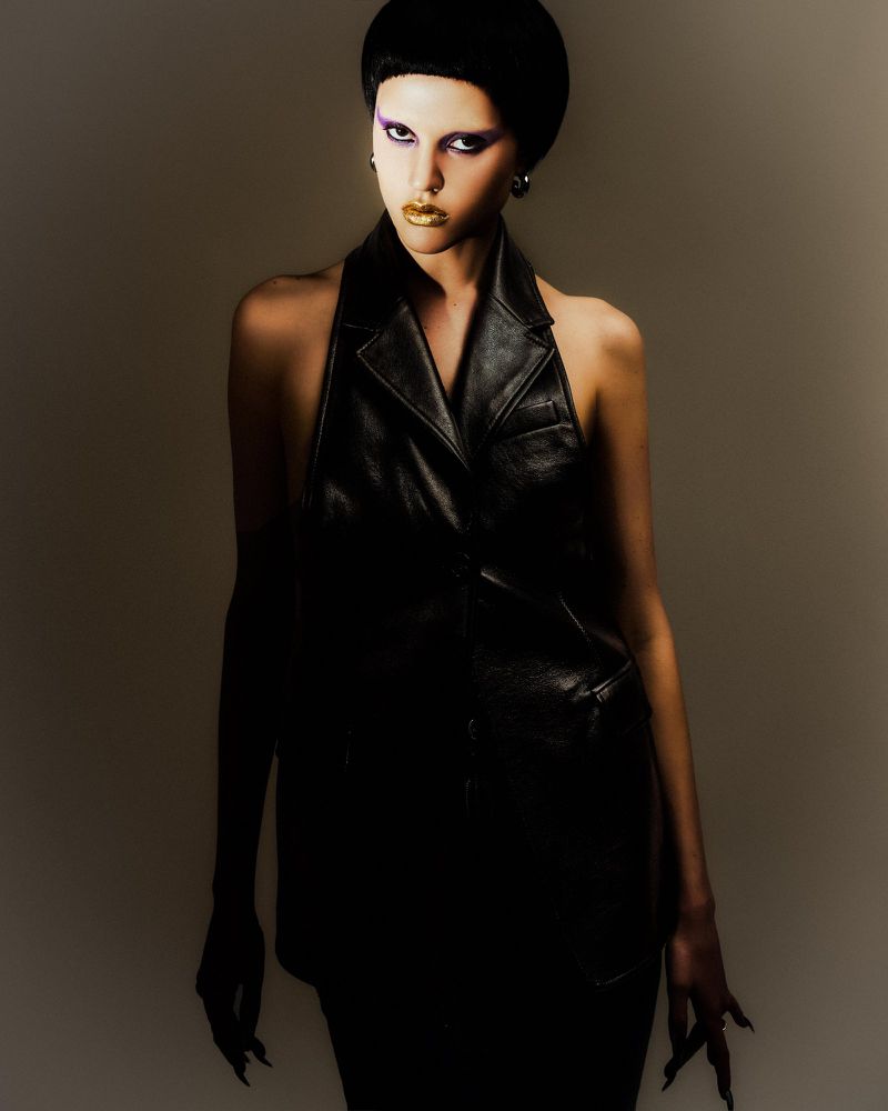 ABBEY FOUTS BY YANRAN XIONG (Iris Covet Book)