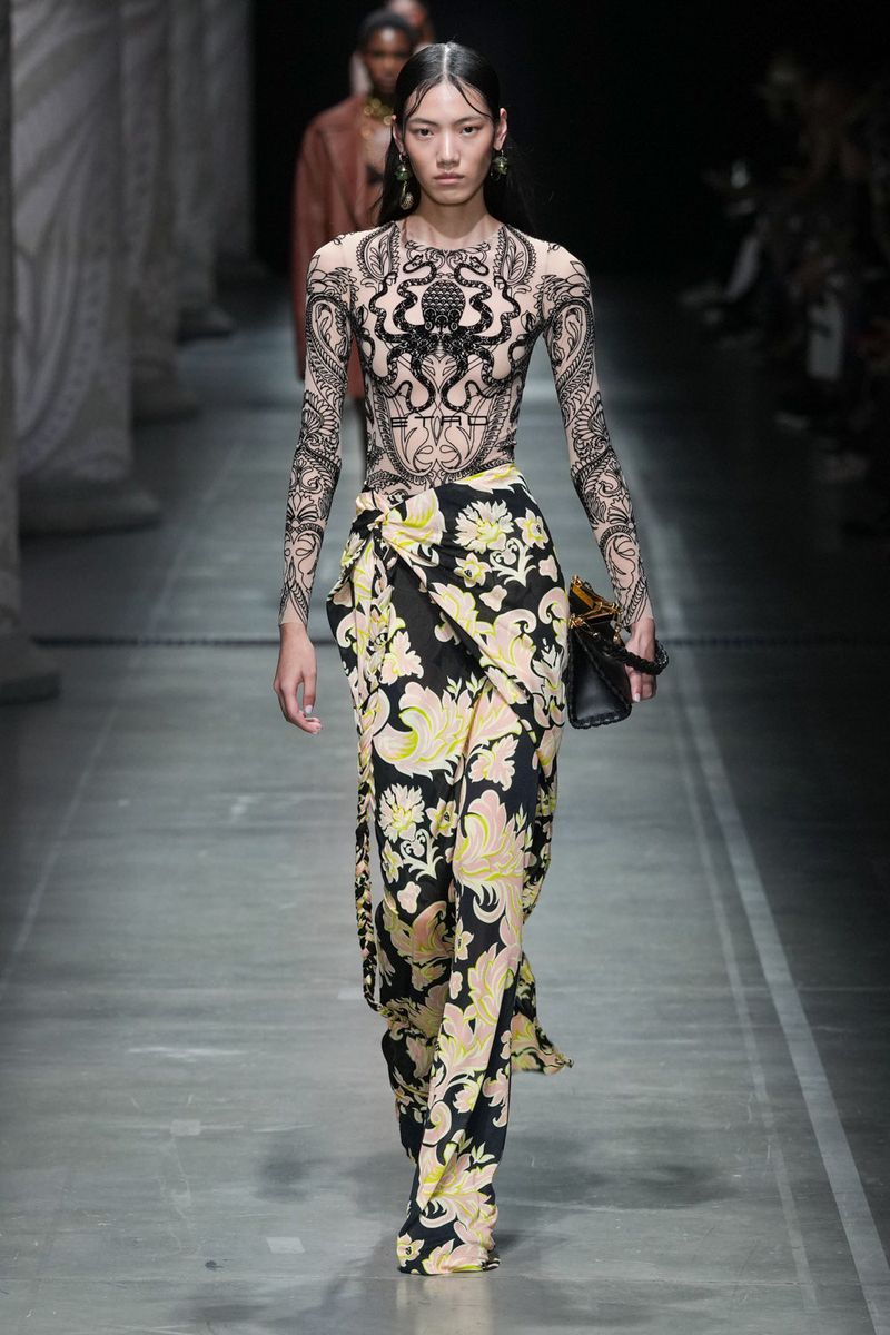 Etro S/S 24 Show (Etro)