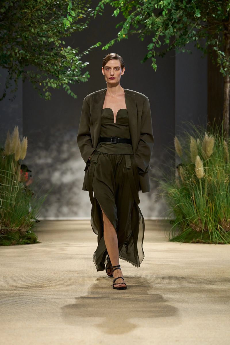 Max Mara S/S 24 Show (Max Mara)