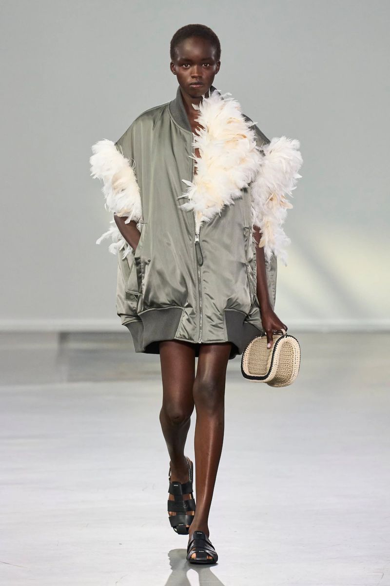 J.W. Anderson S/S 24 Show (J.W. Anderson)