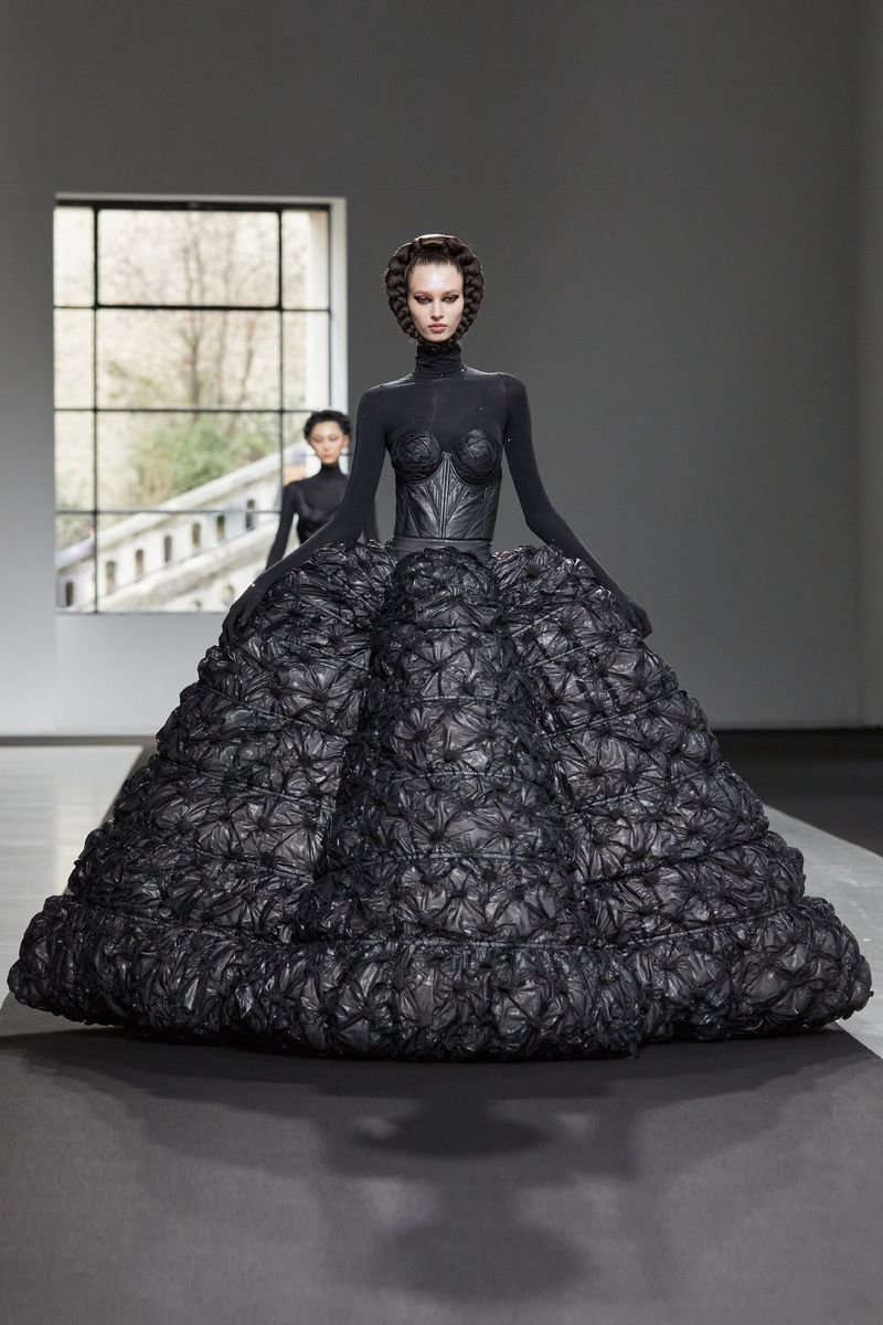 Chen Peng F/W 23 Show (Various Shows)