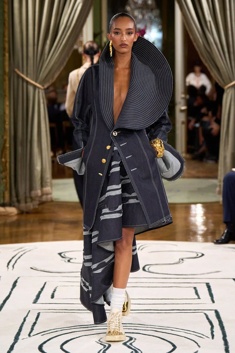Schiaparelli S/S 24 Show (Schiaparelli)