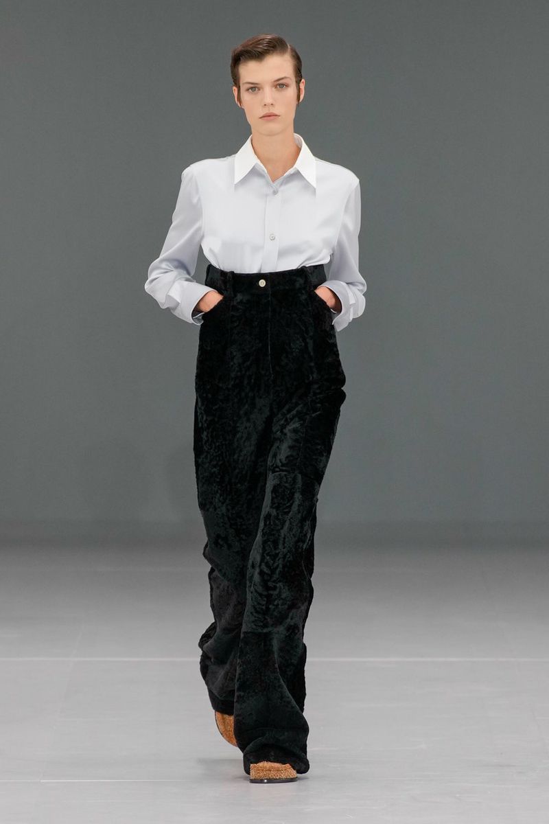 Loewe S/S 24 Show (Loewe)