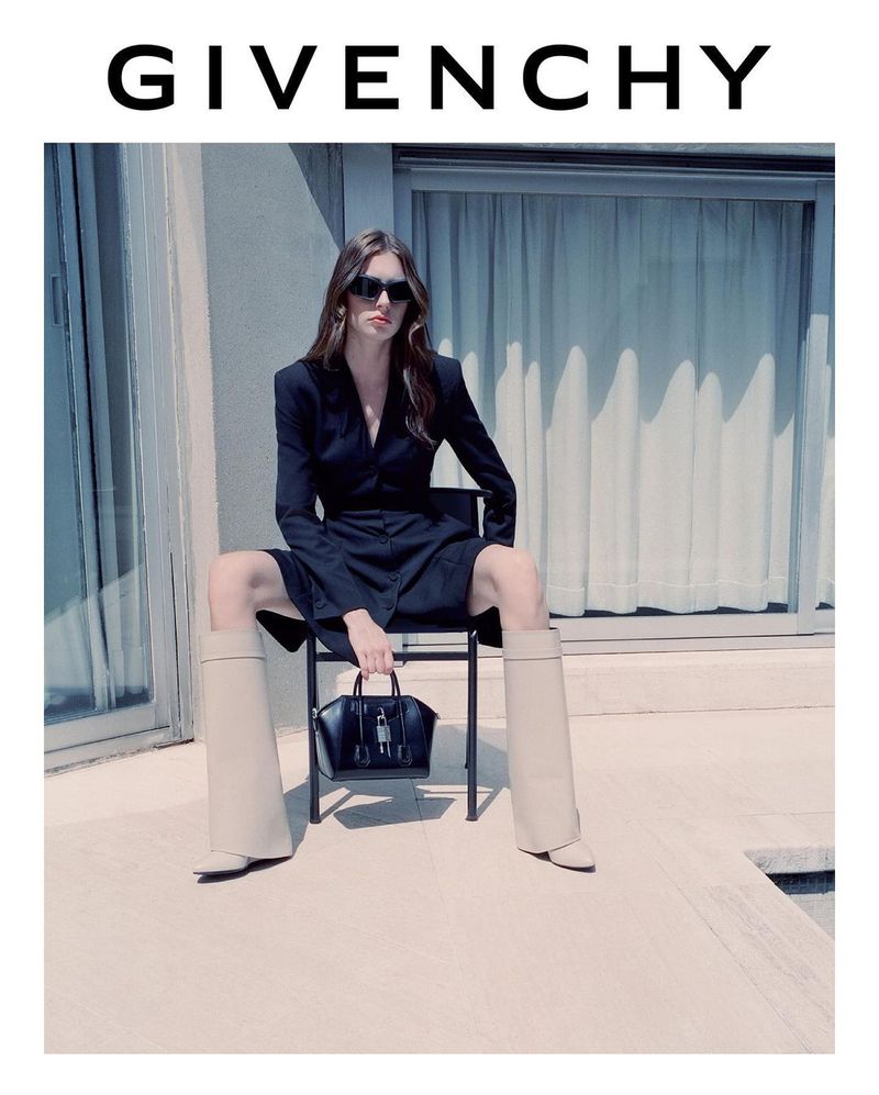 Givenchy Shark Lock (Givenchy)