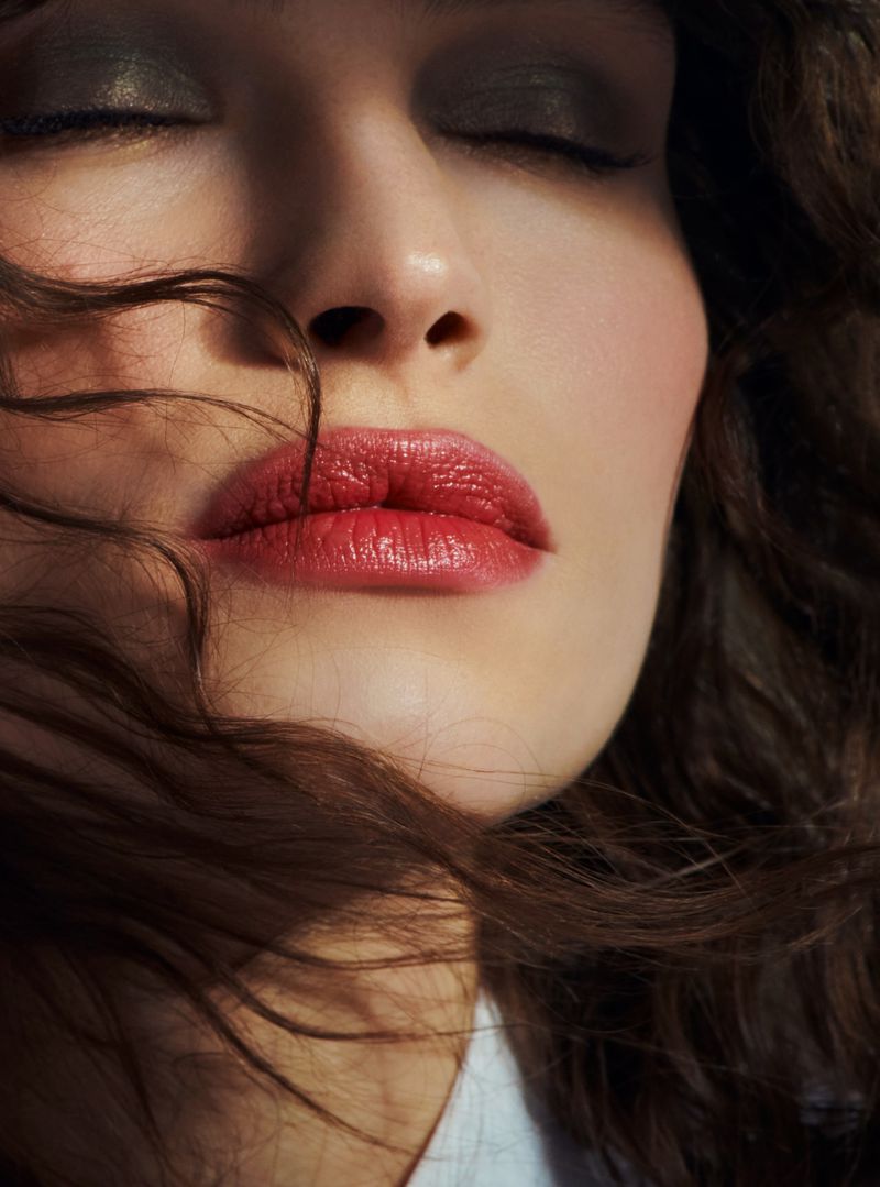 La vie en rouge (Harper's Bazaar UK)