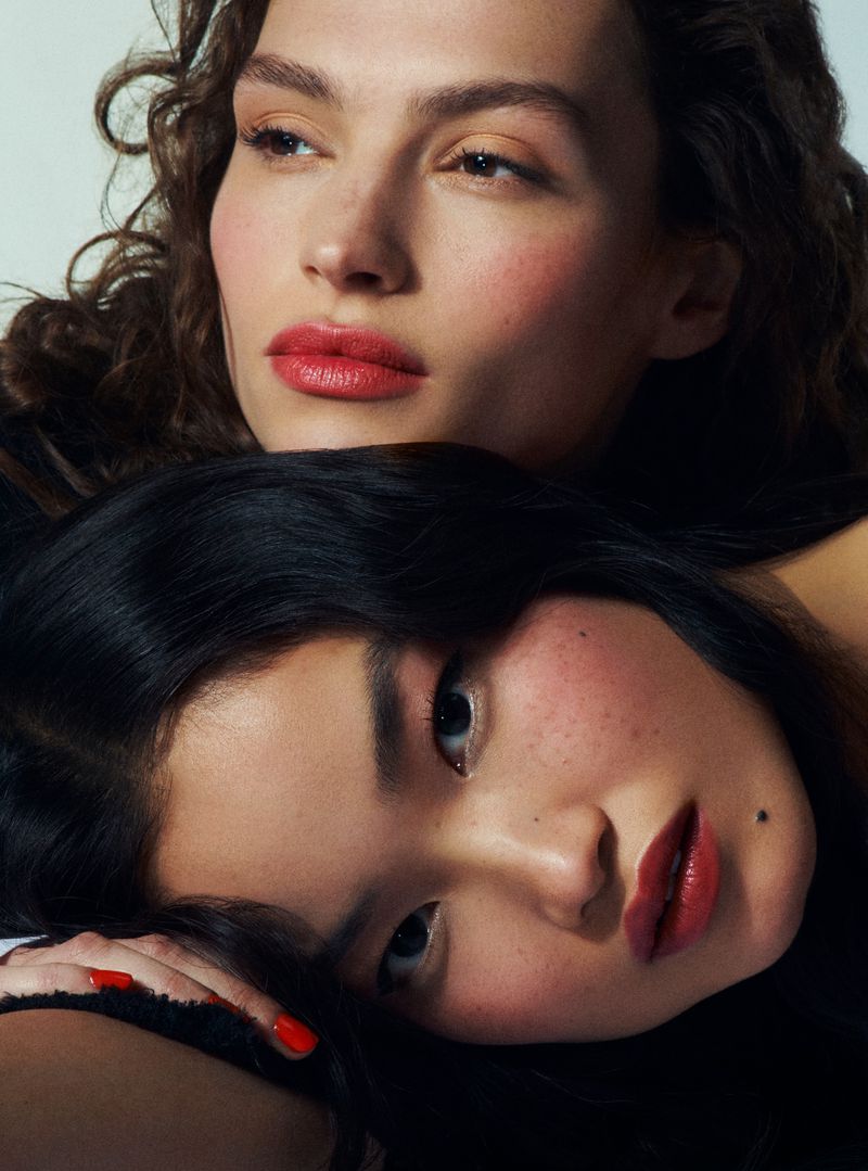 La vie en rouge (Harper's Bazaar UK)