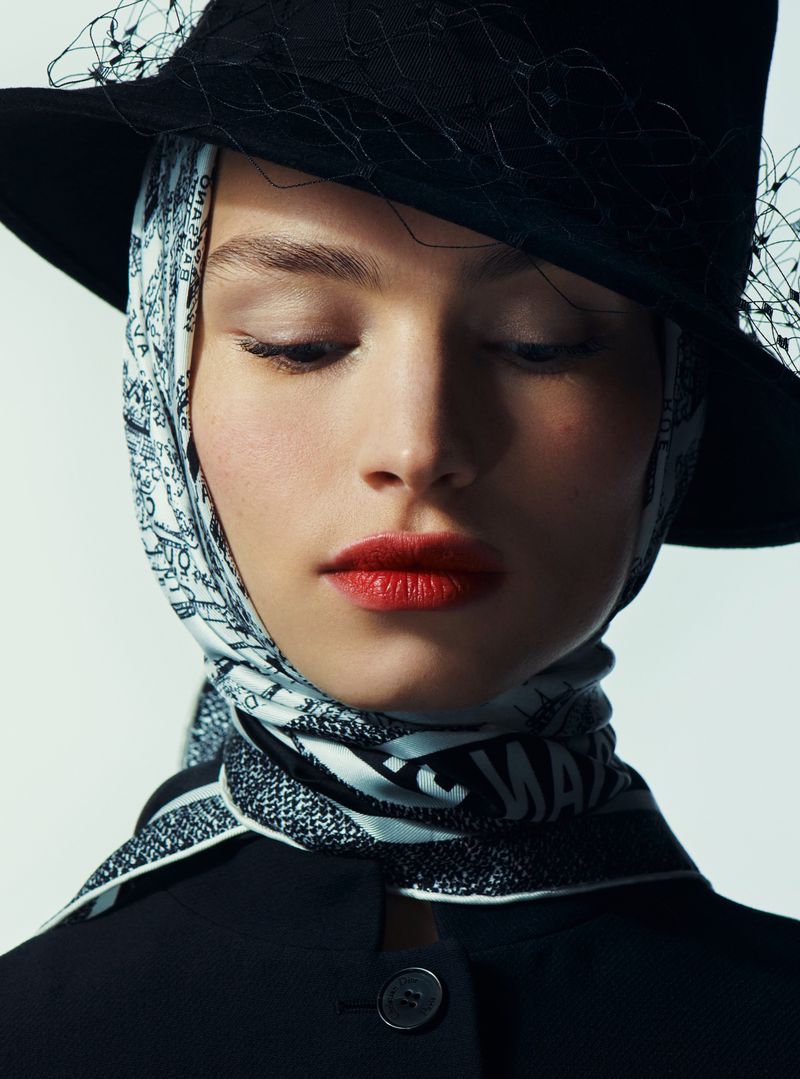 La vie en rouge (Harper's Bazaar UK)