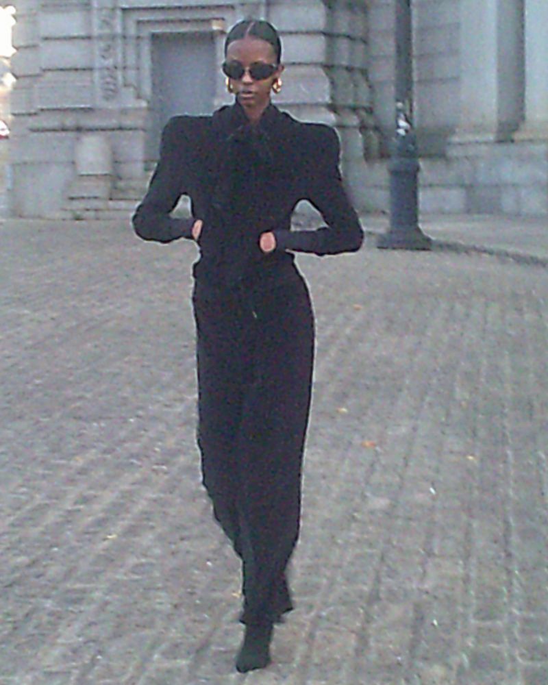 FUTURE PRESENT (LOOK ONE)