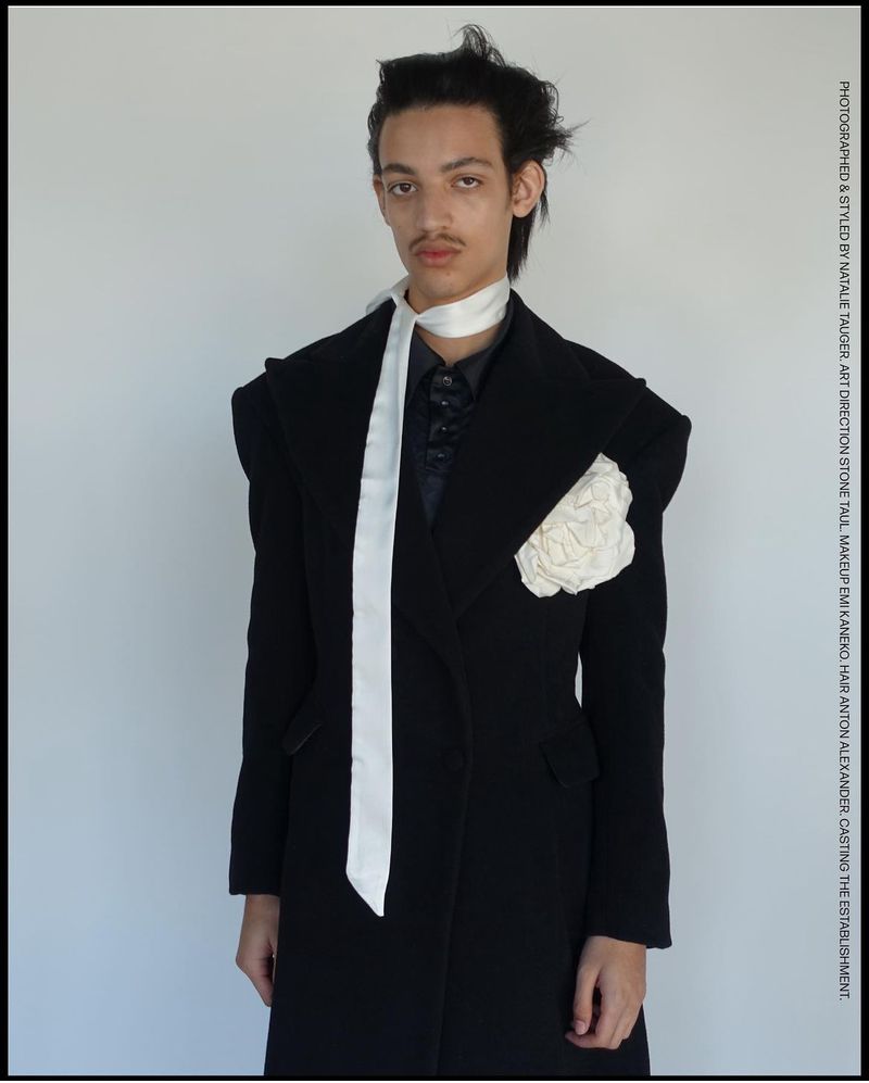 FUTURE PRESENT (LOOK ONE)