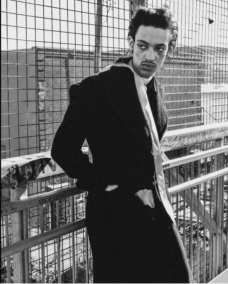 FUTURE PRESENT (LOOK ONE)