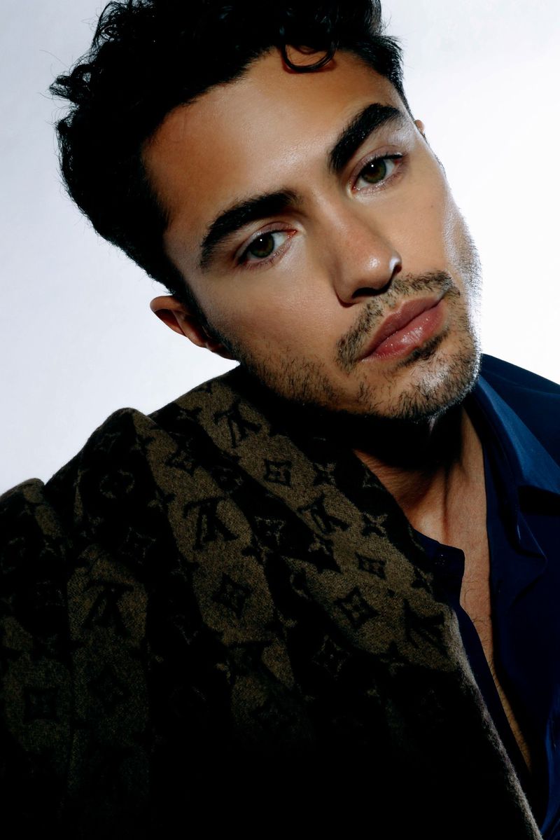 Darren Barnet Loves Hard (V Man)