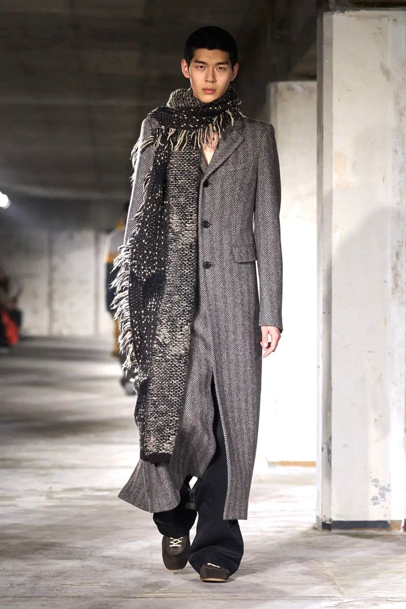 Dries Van Noten F/W 24 Men's Show (Dries Van Noten)