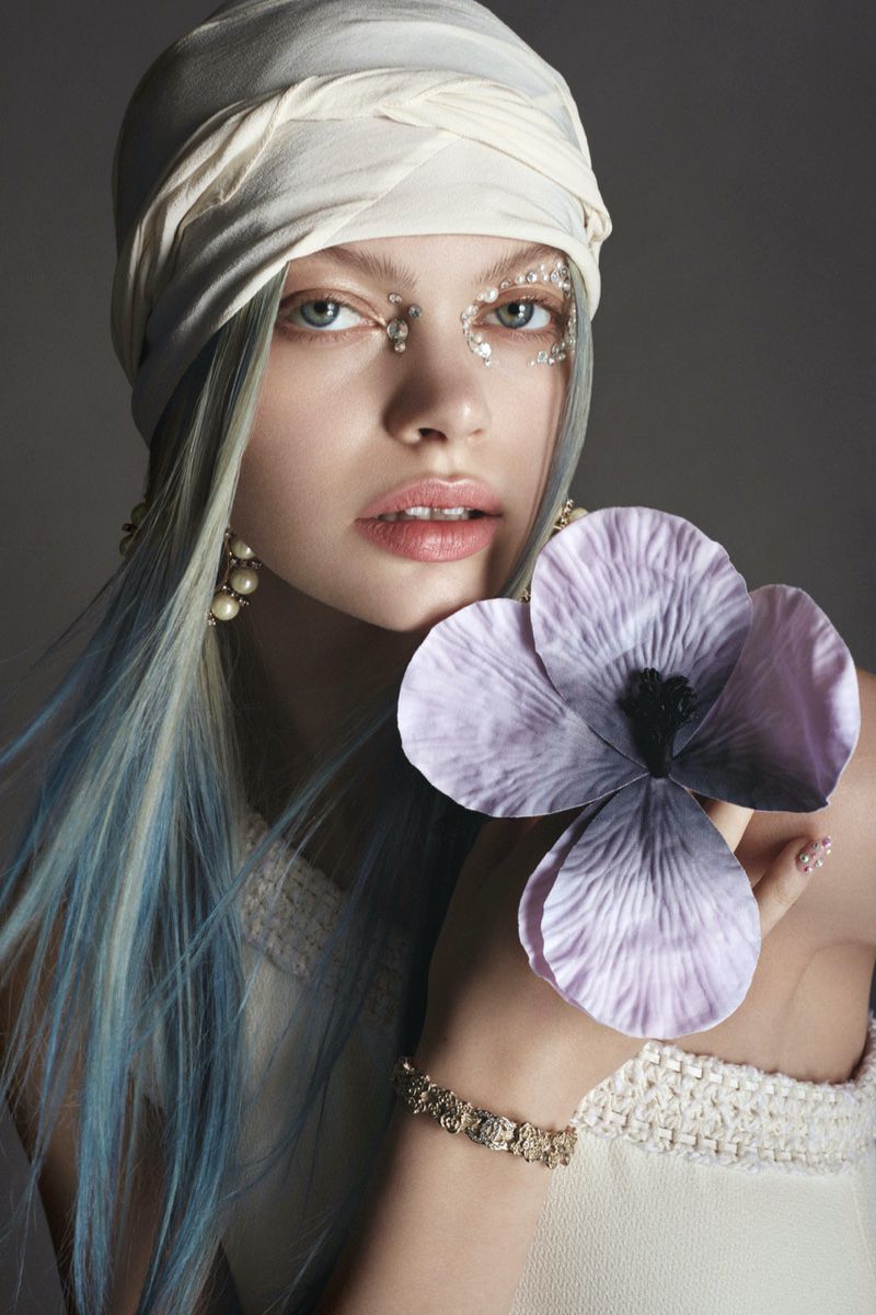 Cheers to Excess: Let 2022 be the year of over-the-top makeup (Vogue ...