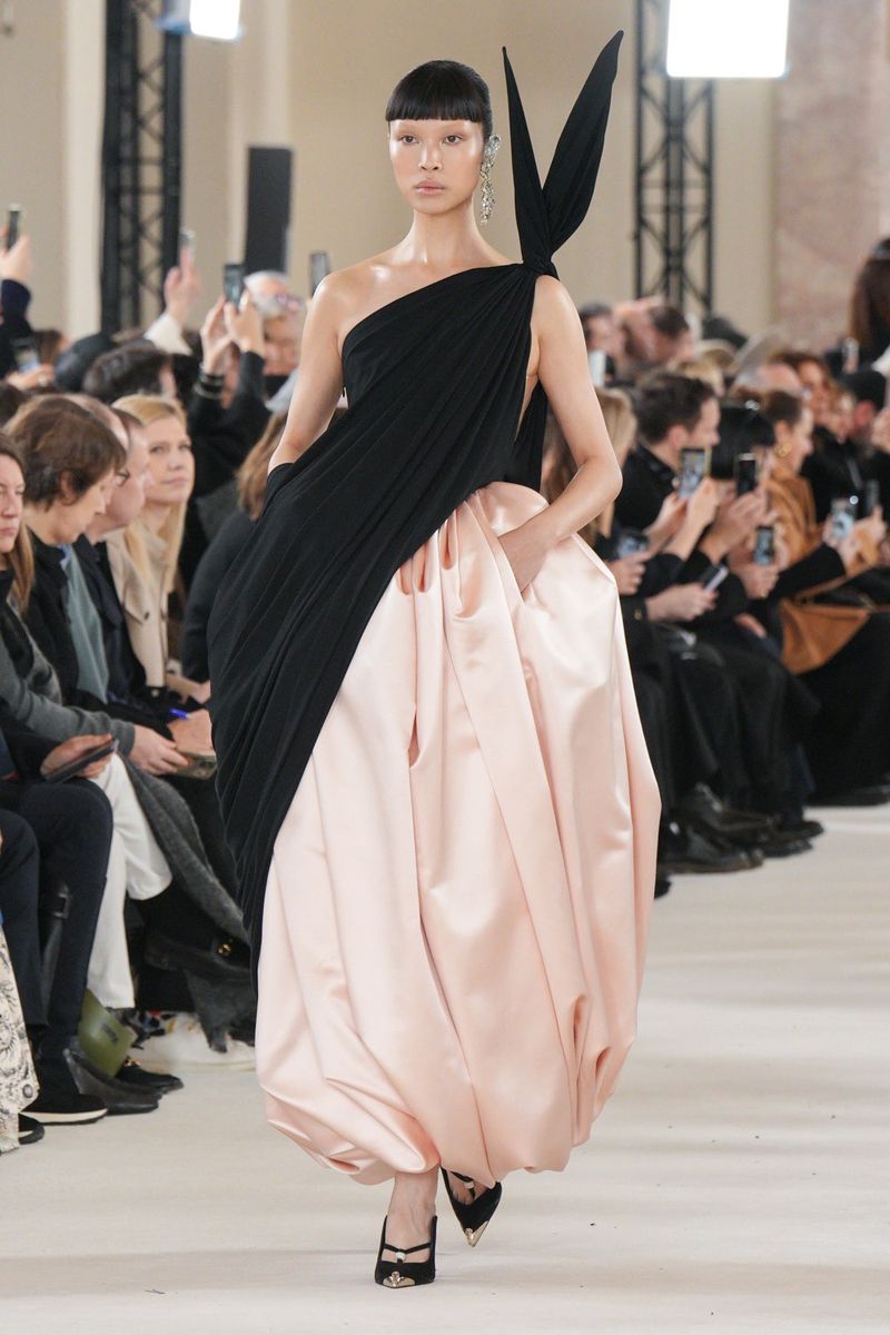 Schiaparelli Couture Spring 24 Show (Schiaparelli)