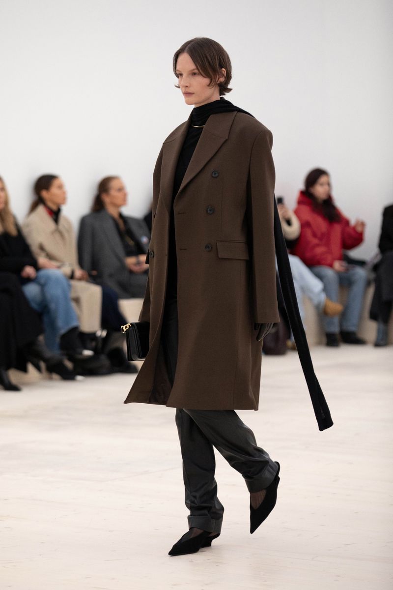 Totême F/W 24 Show (Totême)