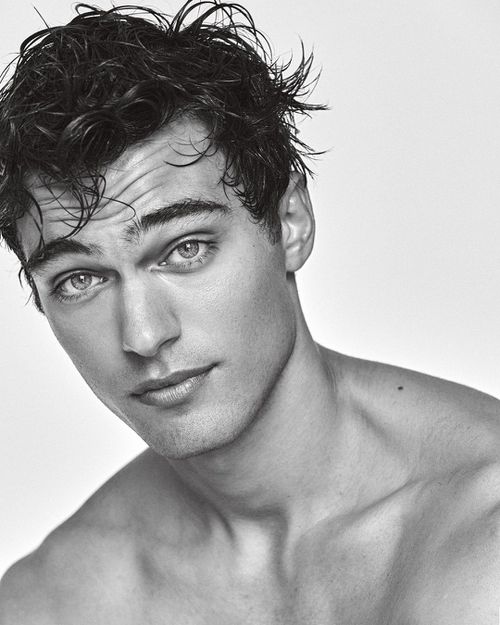 Evans Nikopoulos - Model Profile - Photos & latest news